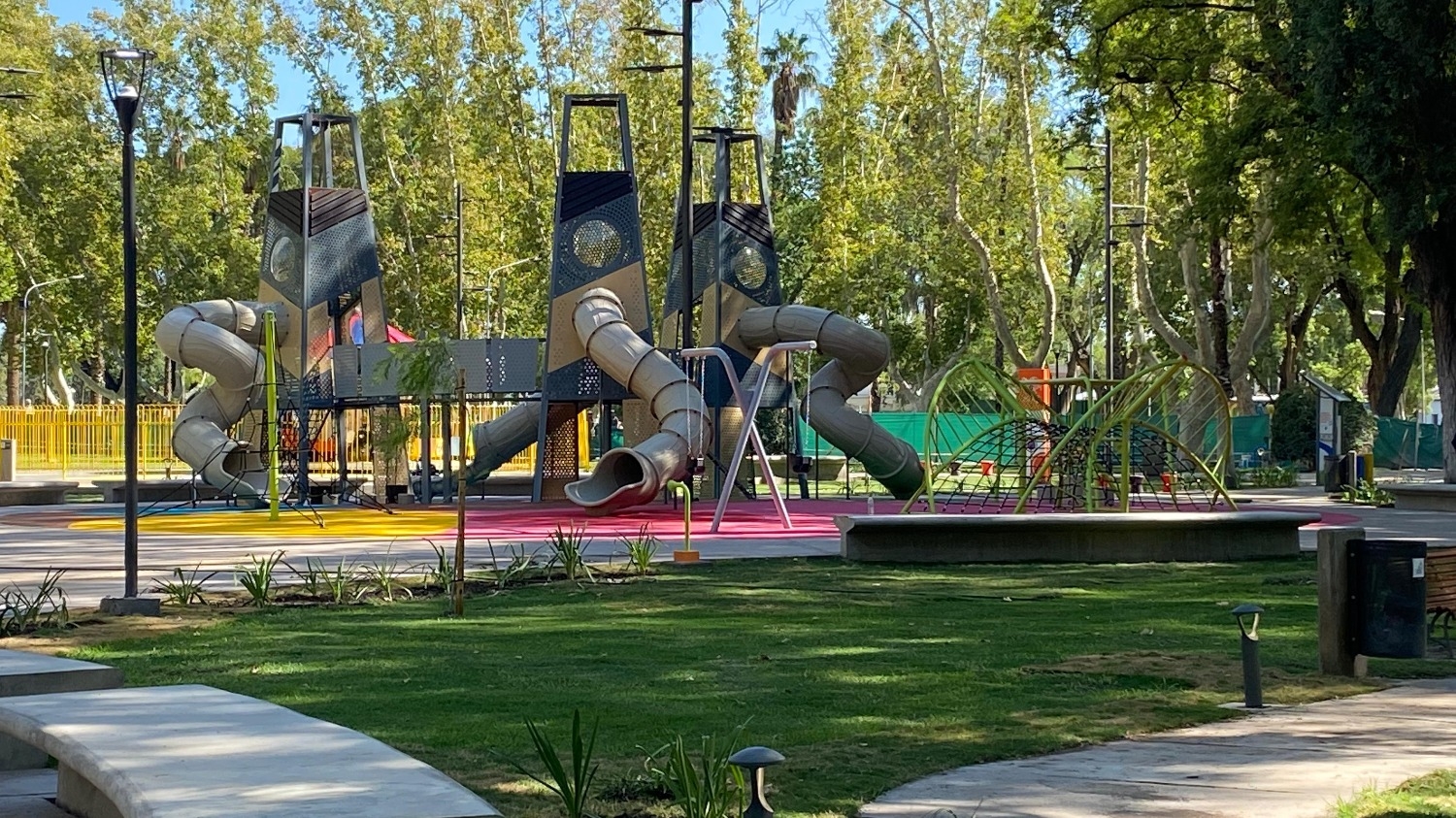 Las fotos de los juegos renovados del Parque de Mayo