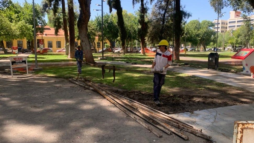 Parque de Mayo: arrancaron las obras del trencito, puente y baños