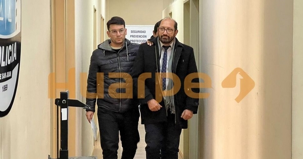 Julián Gil le habría pagado a una mujer para que se retracte de una ...