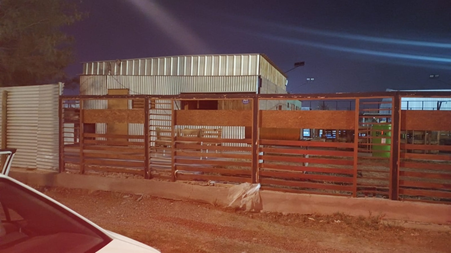 Atraparon a un mayor y a un menor por robar en un local comercial oteca