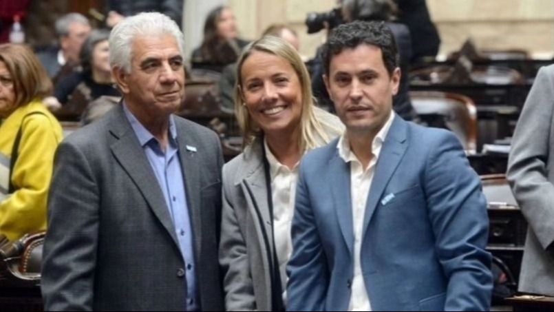 Allende Aubone y Chica piden explicaciones por el avión en Calingasta