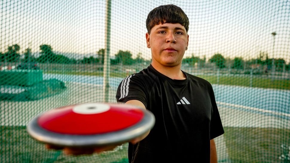 La historia de Matías y el oro más soñado: rezó, lanzó "con el alma" y ganó