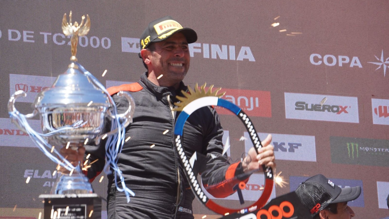 Gabriel Ponce de León volvió a la victoria en la épica reinauguración ...