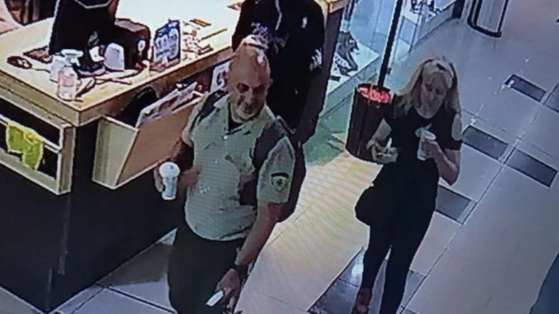 Fue escrachado en redes sociales y devolvió el bajo que se llevo