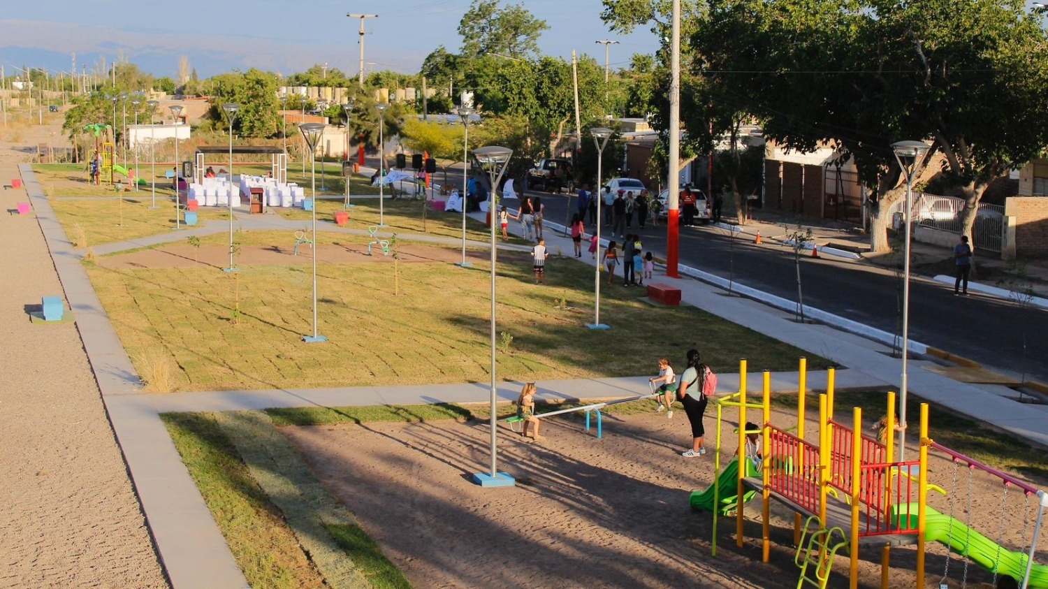 Chimbas inauguró una nueva plaza en el Barrio Los Tamarindos